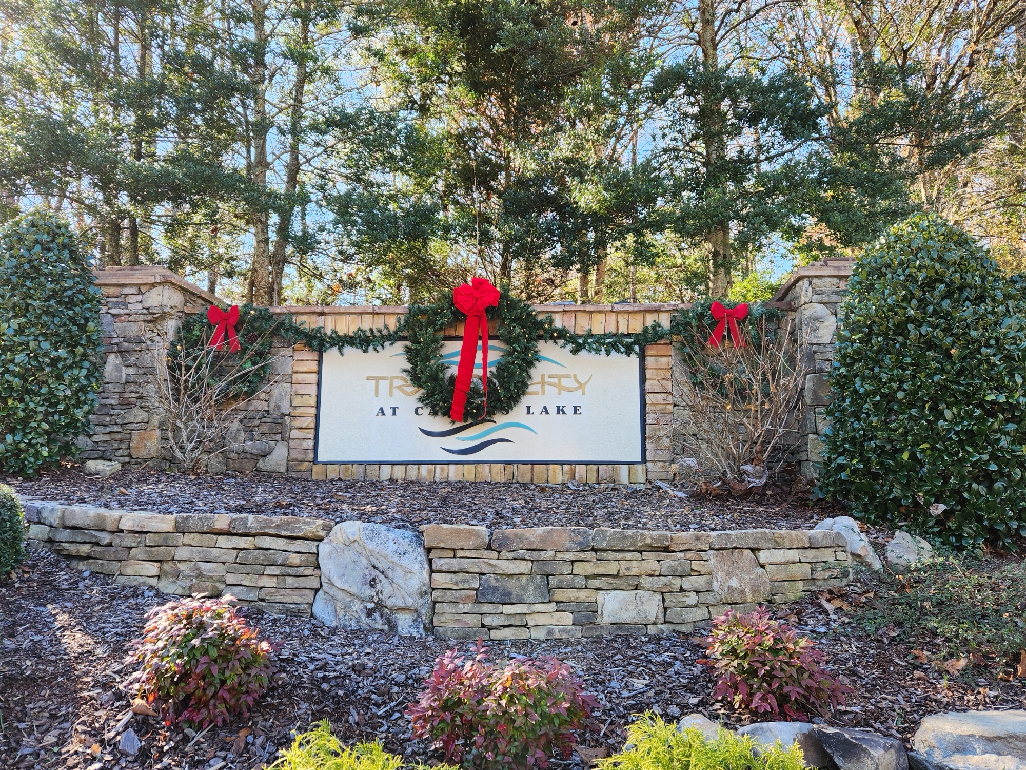 🎄Holiday Decorations🎄 – Tranquility at Carters Lake Owners Association